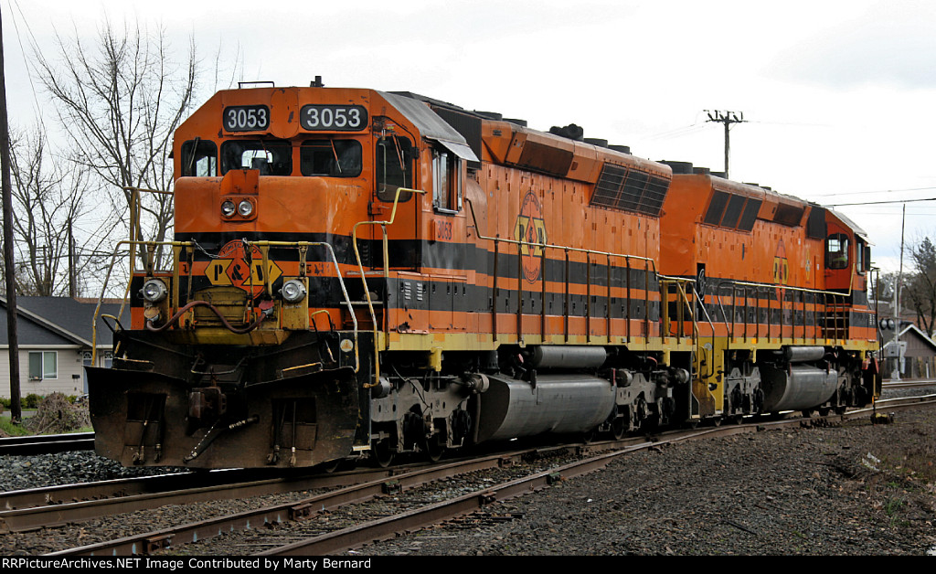 PNWR 3053 and 3052 Idling